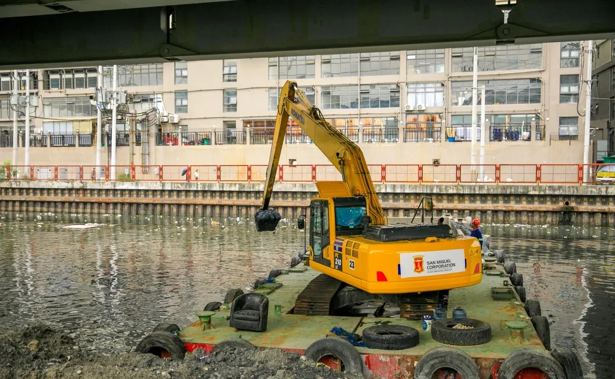 SMC removes 93,000 tons of waste from Parañaque Rivers to help mitigate ...